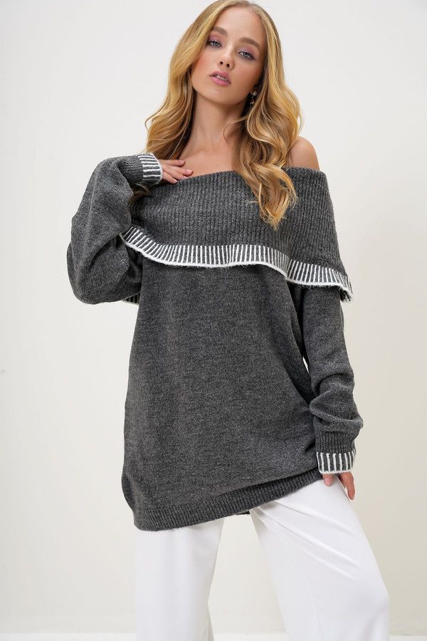 TREND ALAÇATI STILI WOMEN'S ANTHRACITE MADONNA COLLAR STRIPE DETAIL OVERSIZE WINTER KNITTED SWEATER