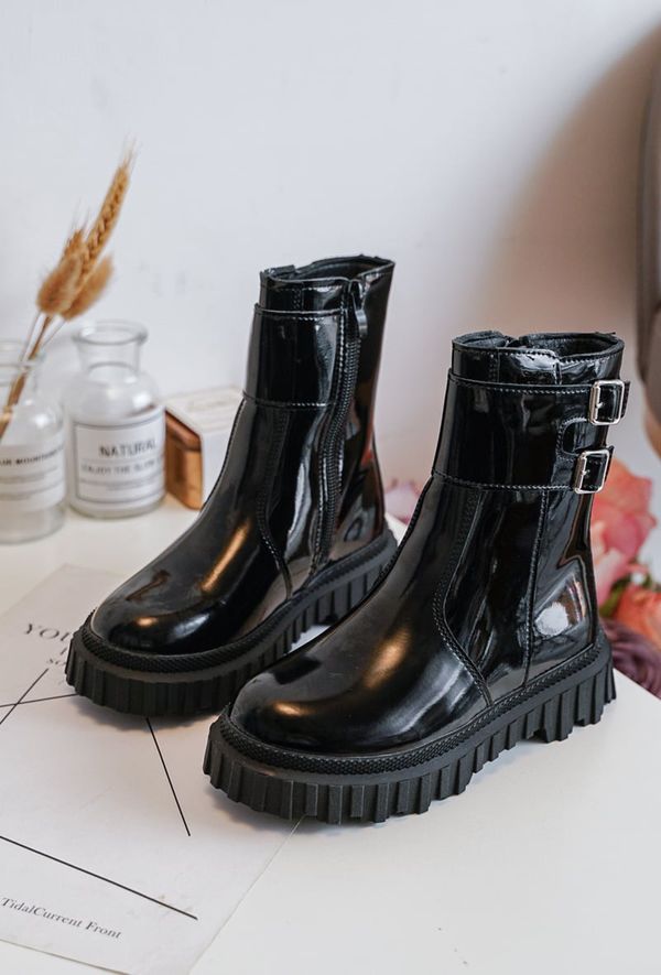 MARKA NIEZDEFINIOWANA CHILDREN'S GLOSSY BOOTS WITH BUCKLES BLACK CHLORAIA