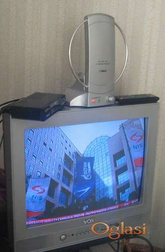 Televizor, set-top-box, antena, daljinski, sve za 6000 din.