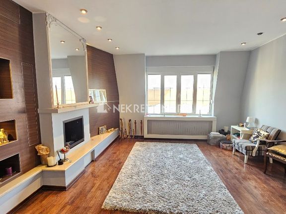 Strogi centar, Makedonska-lux penthouse