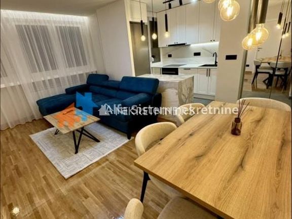 Novi Beograd, Blok 21, Šest kaplara, 2.0 stan, 46m2, 950 EUR, ID 51155