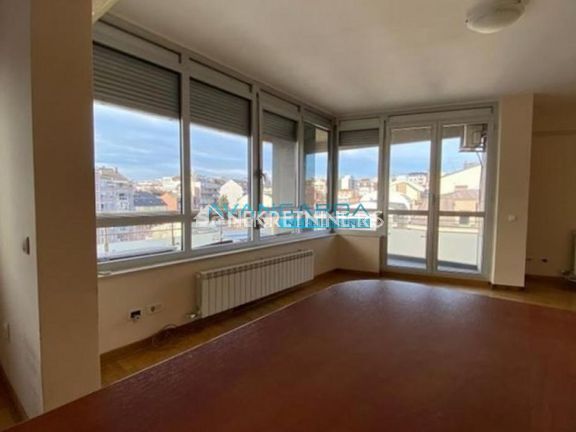 Vračar, Južni bulevar, Južni bulevar, 4.0 stan, 115m2, 950 EUR