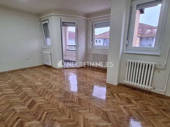 DVOIPOSOBAN kompletno renoviran Liman 4 53m2