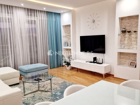 Trosoban stan NOVI SAD, 509850€