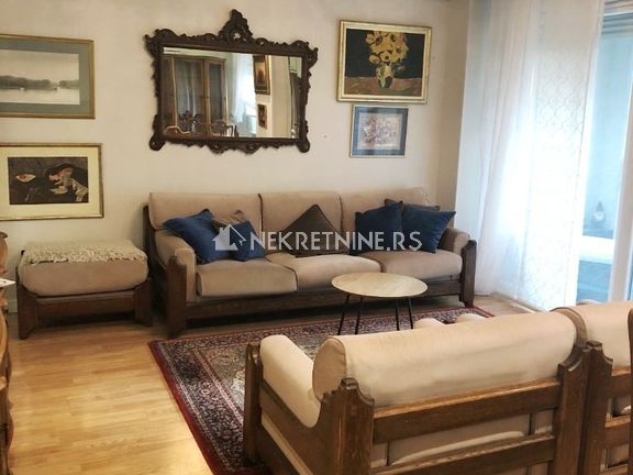 Četvorosoban stan NOVI SAD, 293550€