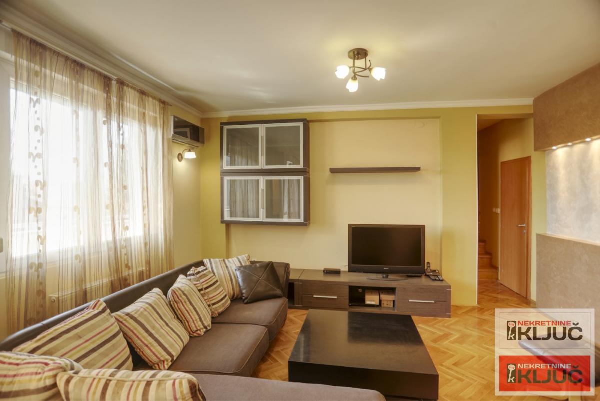 CENTAR, 119m2, Četvorosoban-Duplex, Namešten