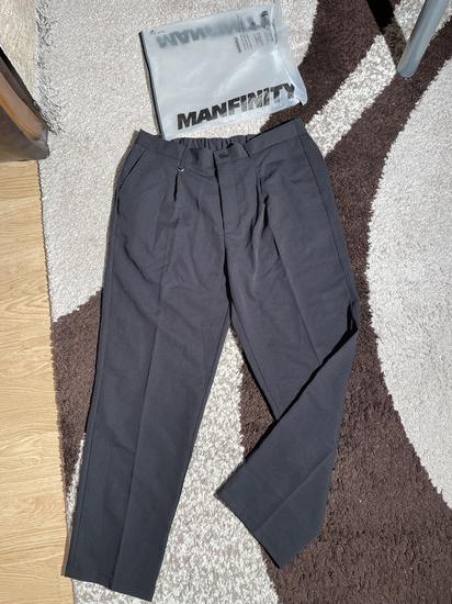 Crne poslovne pantalone