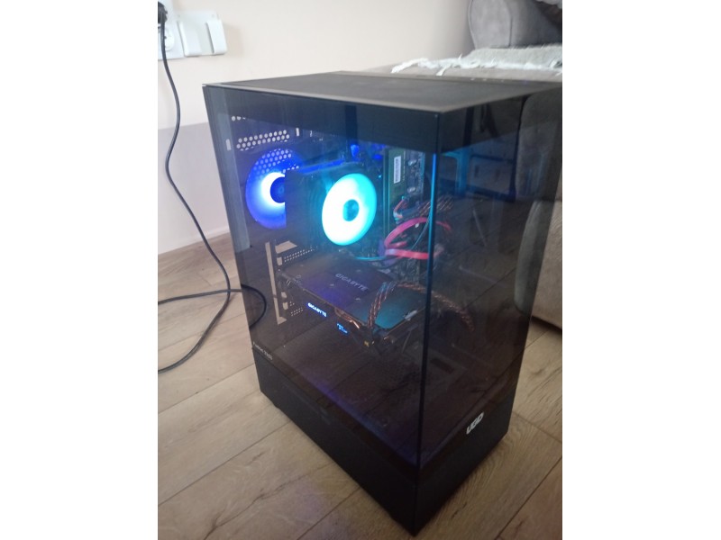 GAMING DESKTOP RACUNAR