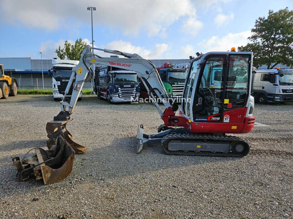 Takeuchi TB 240 //3 buckets// mini bager