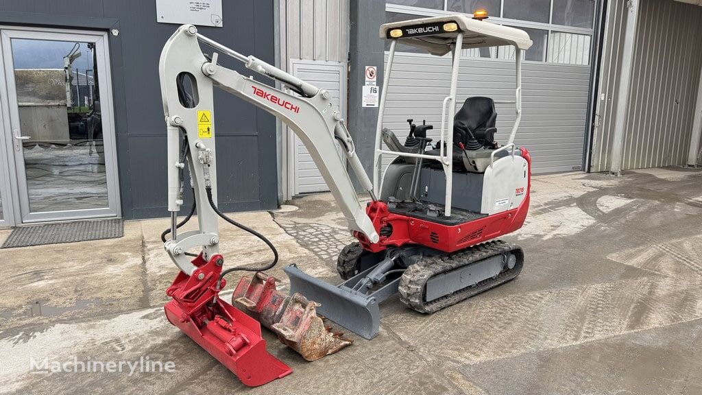 Takeuchi TB216 - 2017 YEAR - 3X BUCKETS - 1905 HOURS mini bager