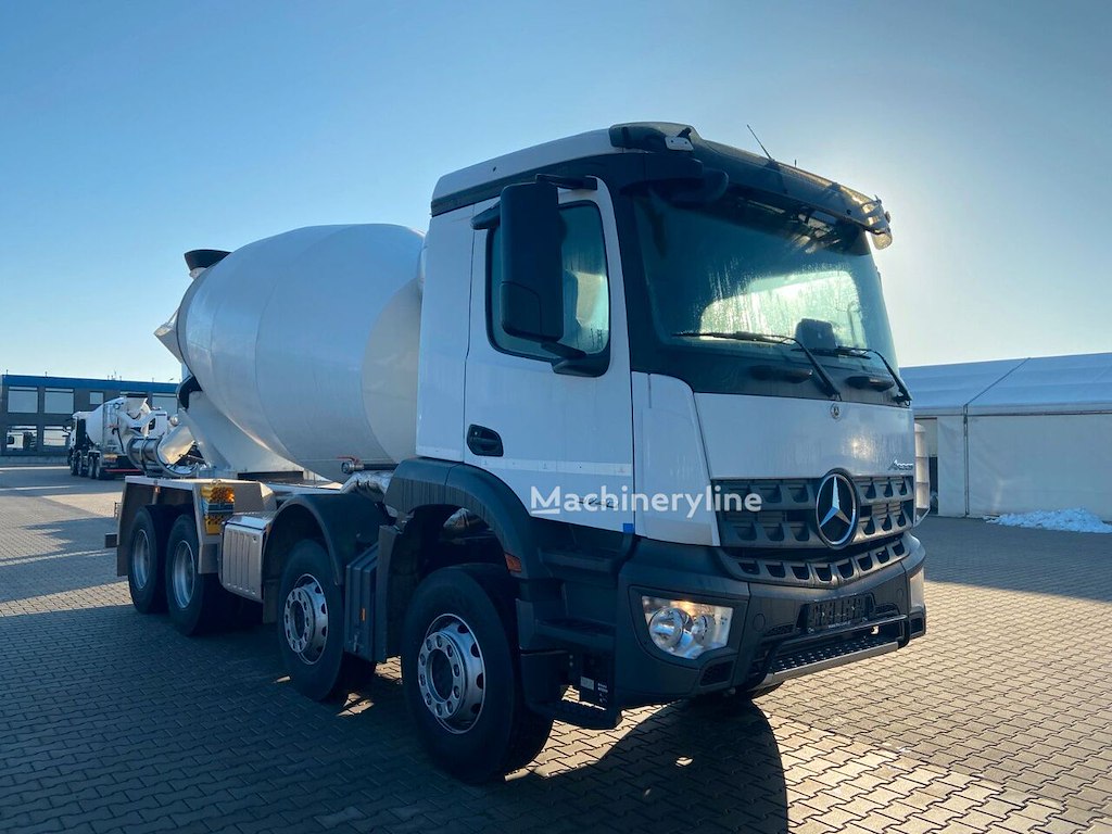 Novi FML na šasiji Mercedes-Benz AROCS 3740 kamion s mešalicom za beton