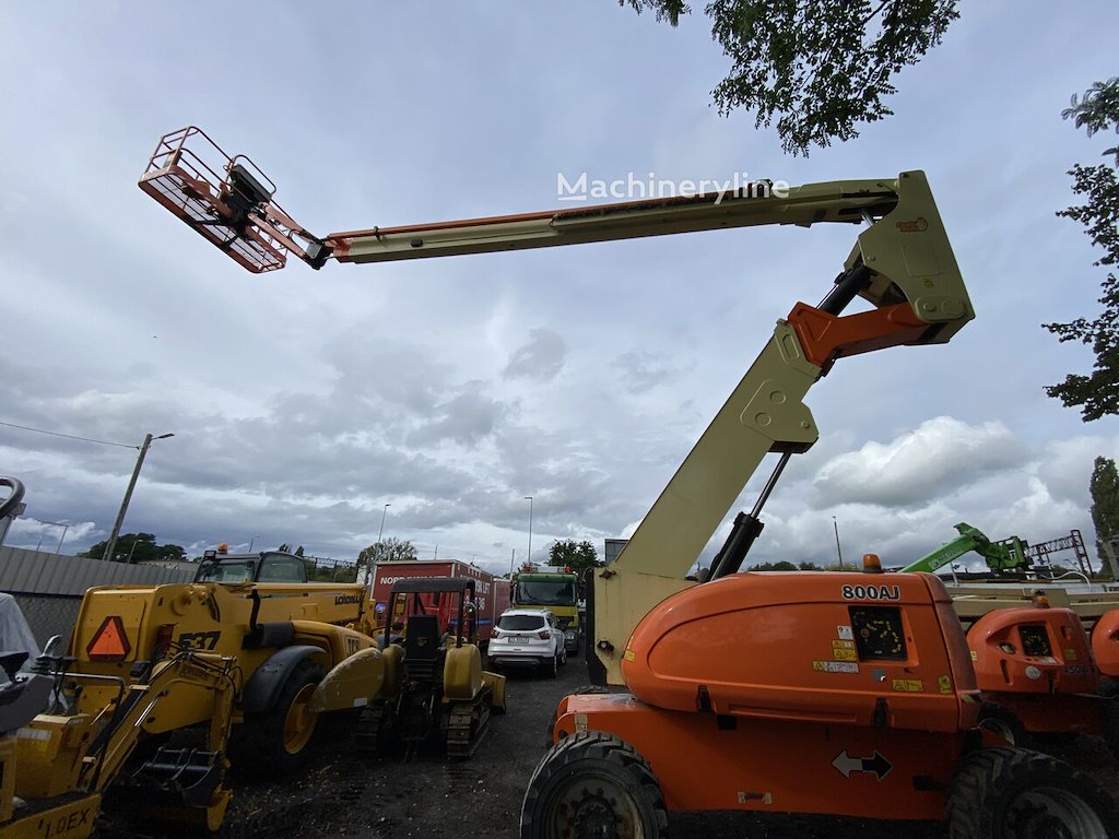 JLG 800AJ auto dizalica s korpom