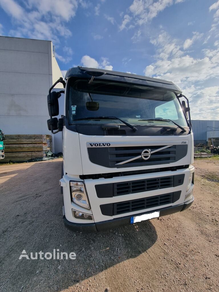 Volvo FM 420 kamion s ravnom platformom