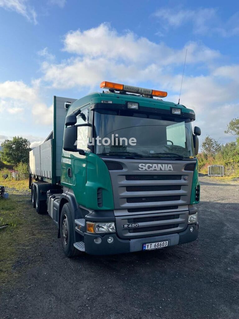 Prodaje se Scania R420 kamion s ravnom platformom na aukciji