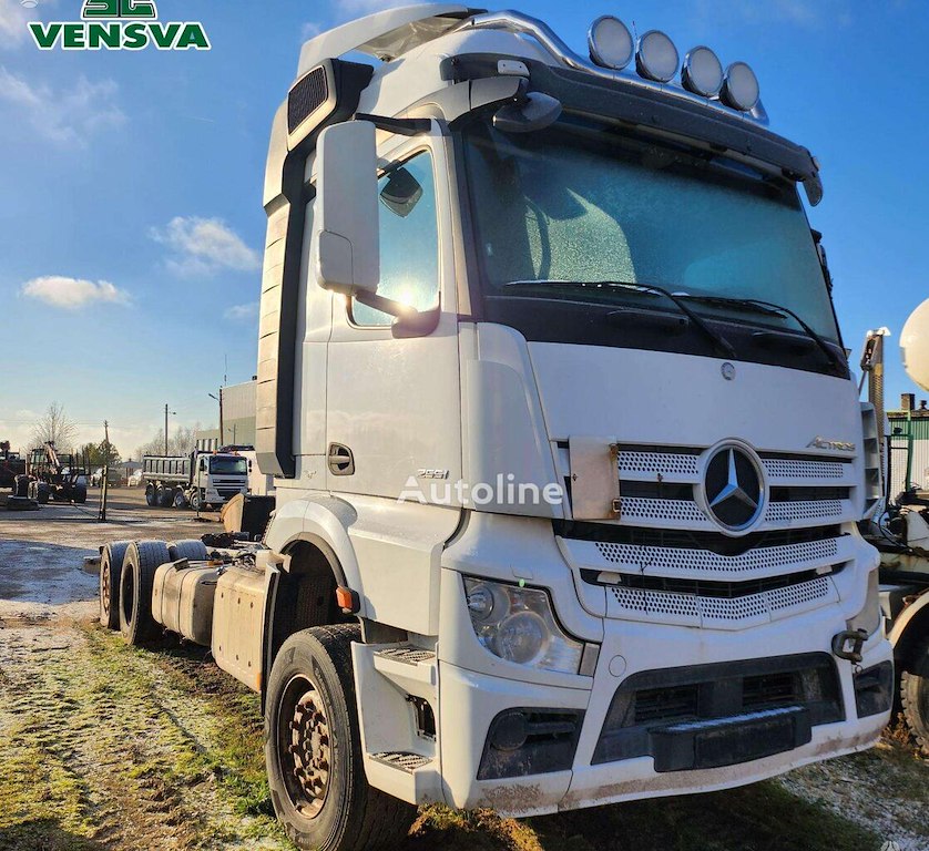 Mercedes-Benz ACTROS 2551 6x2 Motor defect kamion šasija