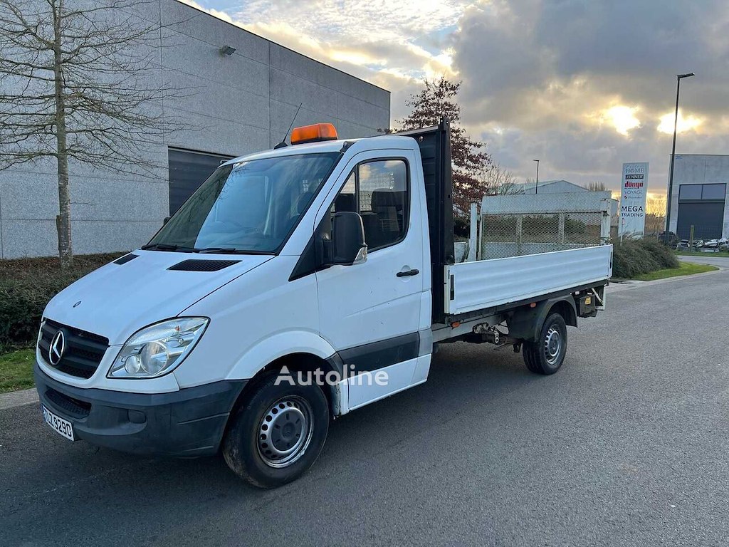 Prodaje se Mercedes-Benz SPRINTER kamion s ravnom platformom < 3.5t na aukciji