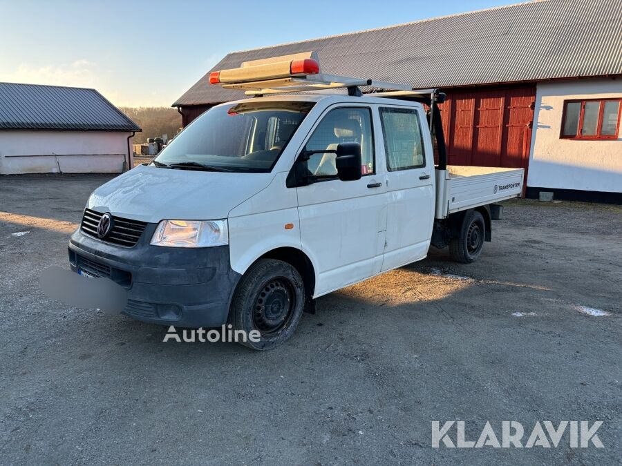 Prodaje se Volkswagen Transporter kamion s ravnom platformom < 3.5t na aukciji