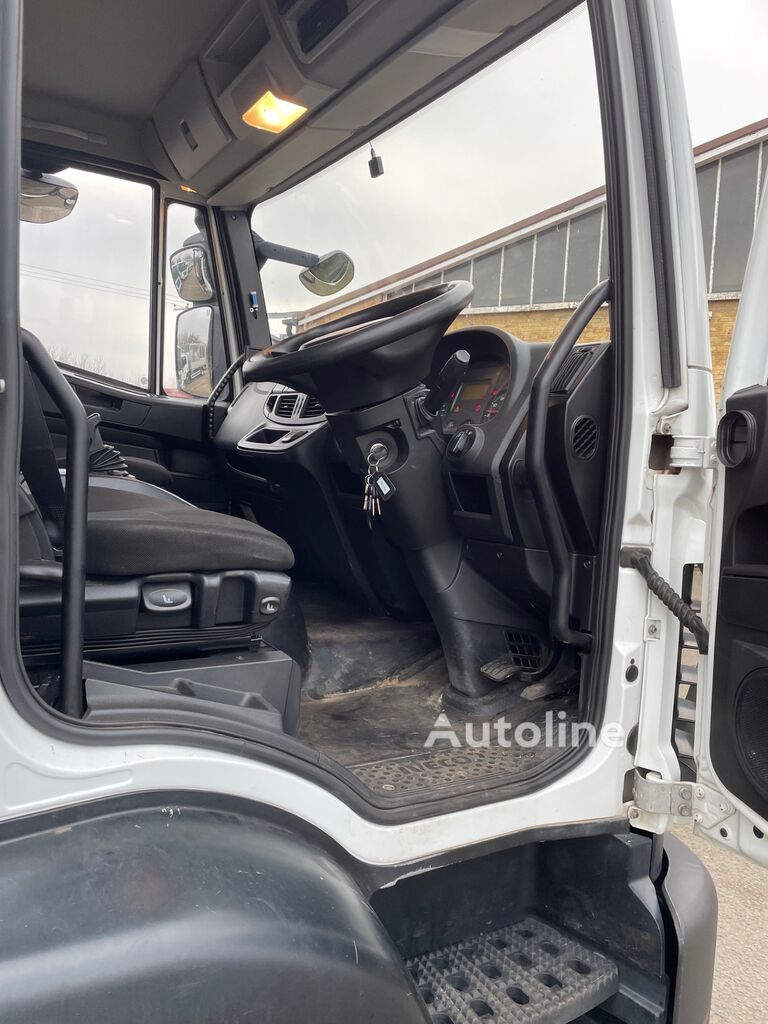 IVECO 180E kamion autopodizač kontejnera