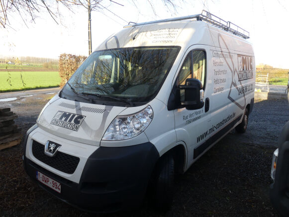 Prodaje se Peugeot Boxer minibus furgon na aukciji