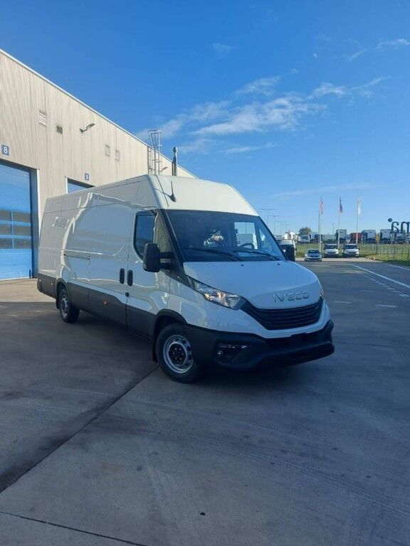 Novi IVECO Daily 35S16V minibus furgon