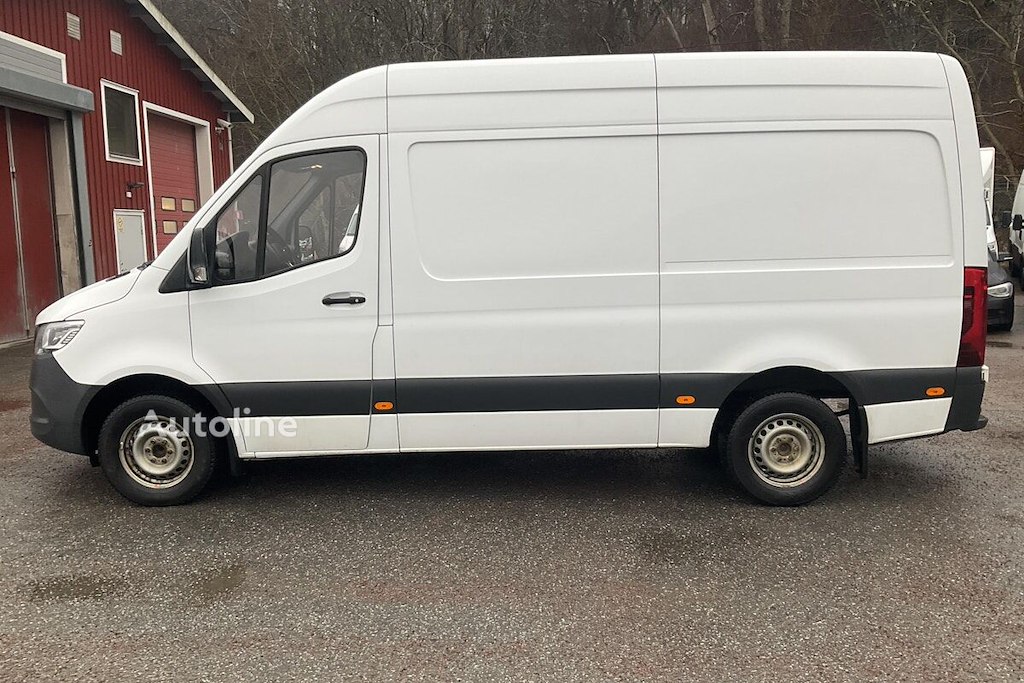 Prodaje se Mercedes-Benz Sprinter minibus furgon na aukciji