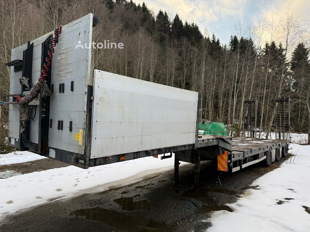 Prodaje se Carnehl CSATV3 maskinsemi poluprikolicu sa niskom platformom na aukciji