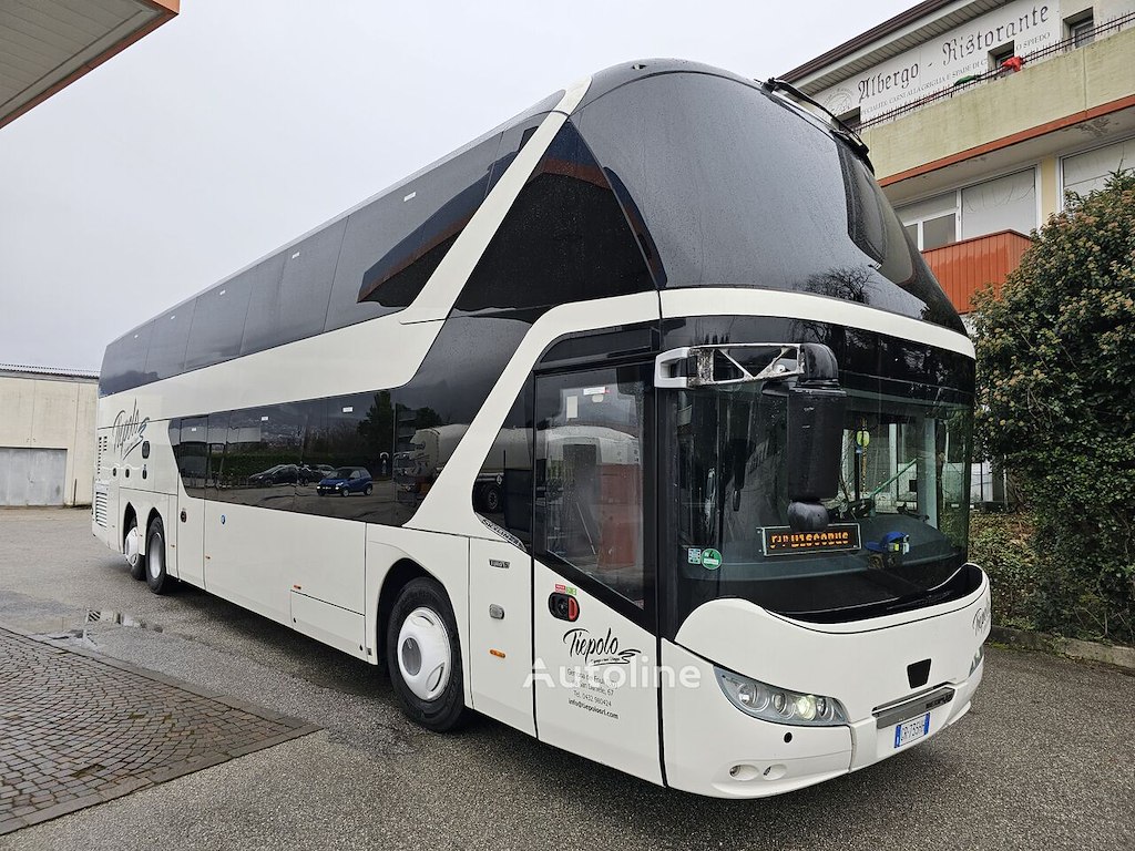 Neoplan Skyliner L turistički autobus