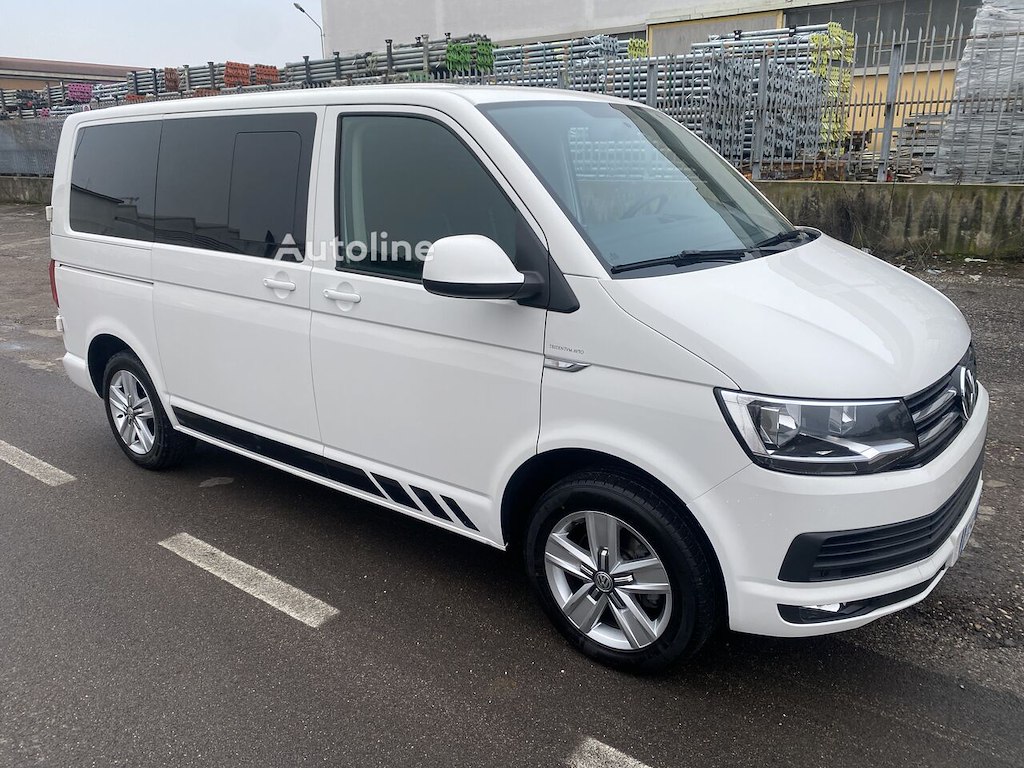 Volkswagen Caravelle 8 posti putnički minibus