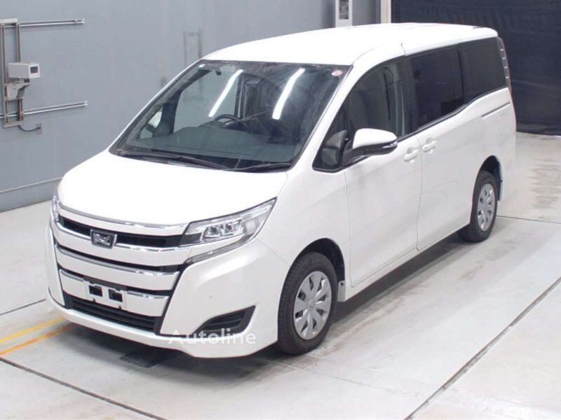 Toyota NOAH minivan