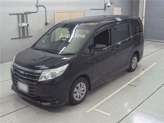 Toyota NOAH minivan