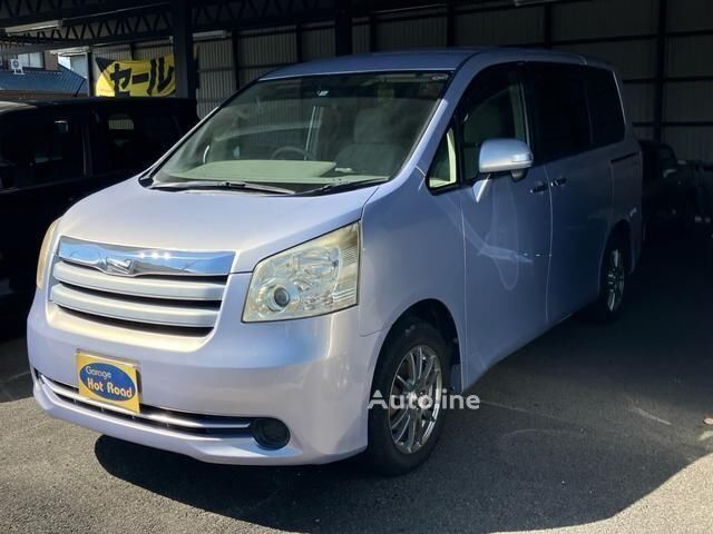 Toyota NOAH minivan