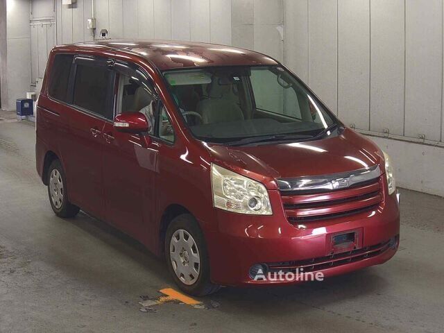 Toyota NOAH minivan