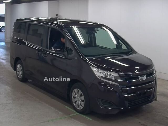 Toyota NOAH minivan