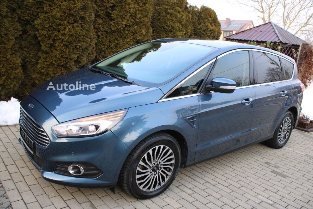 Ford S-Max minivan