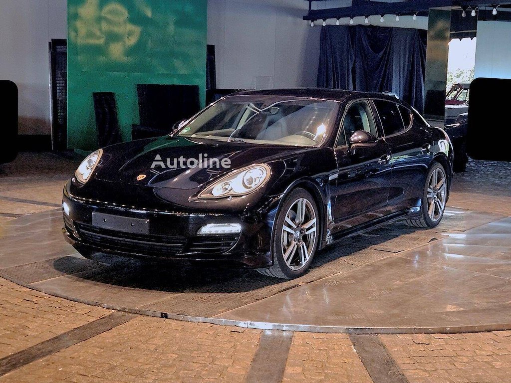 Prodaje se Porsche Panamera 3.0 V6 sedan na aukciji