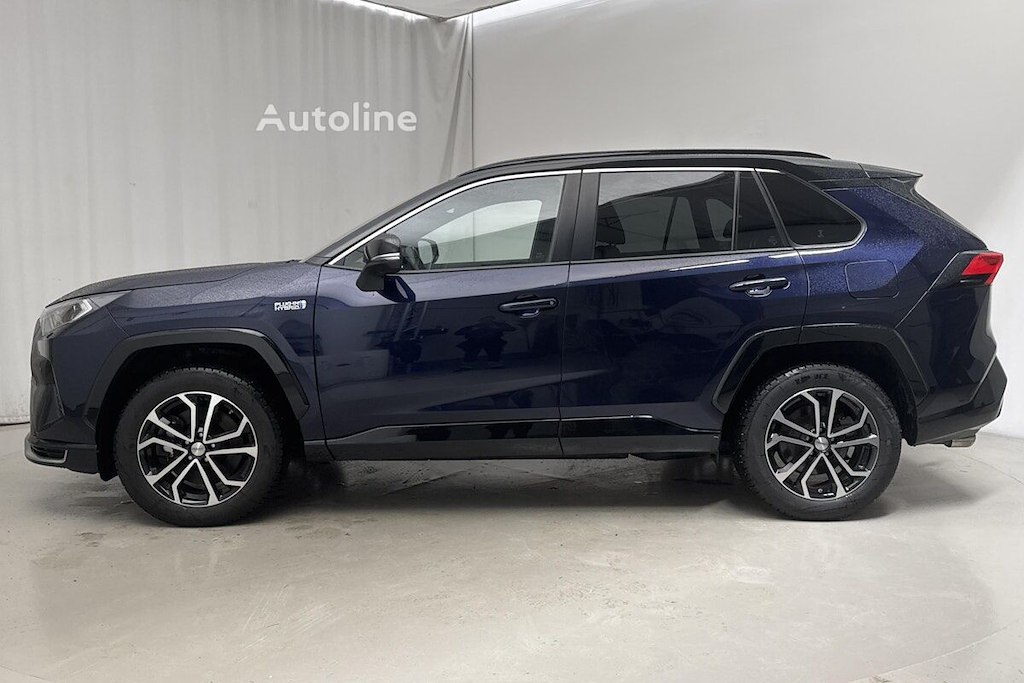 Prodaje se Toyota RAV4 krosover na aukciji