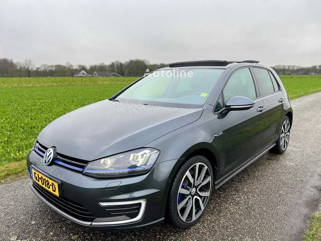 Prodaje se Volkswagen Golf hečbek na aukciji