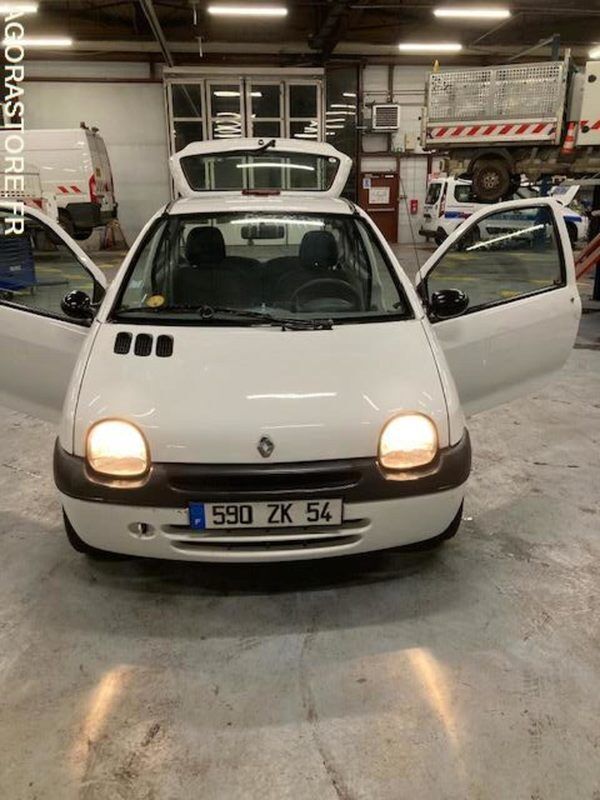 Prodaje se Renault TWINGO hečbek na aukciji