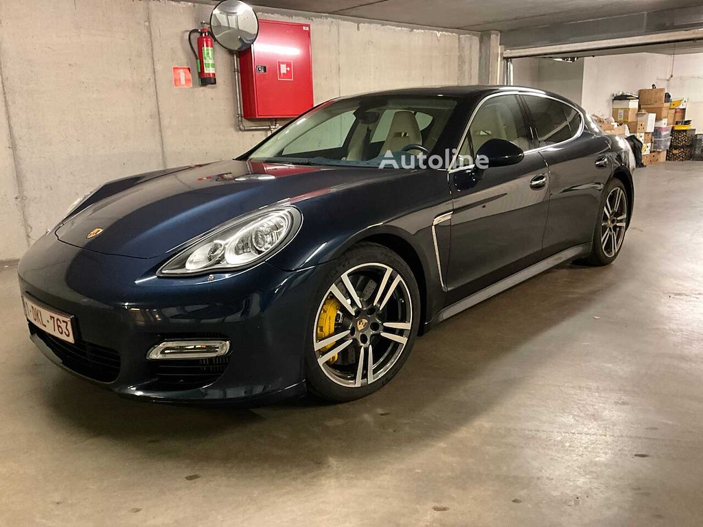 Prodaje se Porsche Panamera Turbo hečbek na aukciji