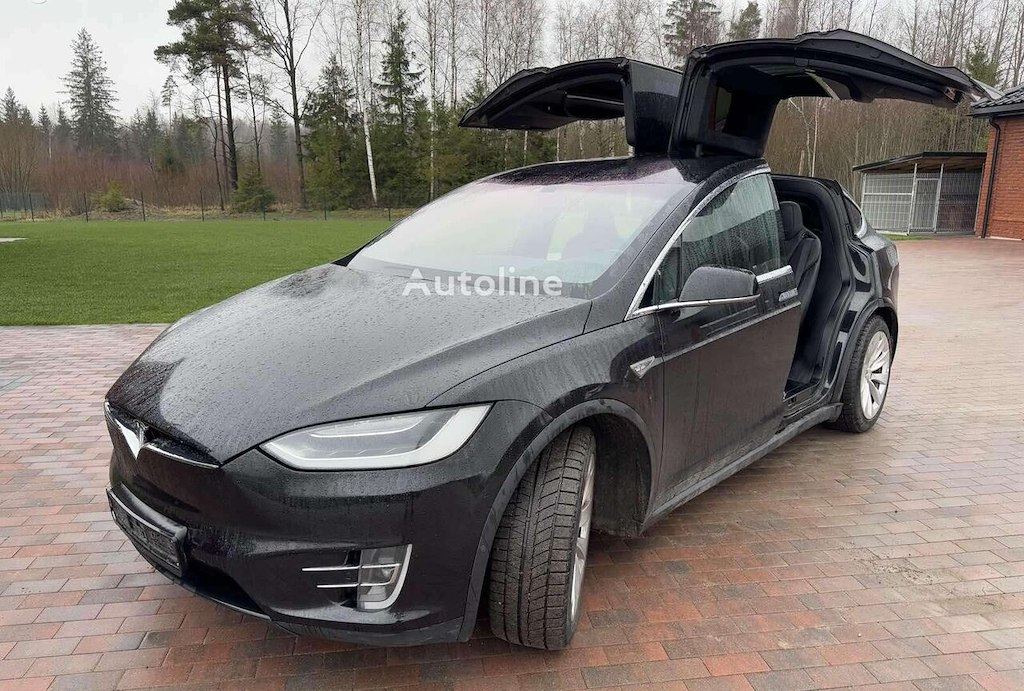 Tesla Model X krosover