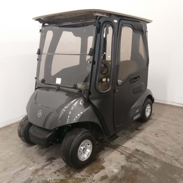 Yamaha G27 with closed cabin golf vozilo