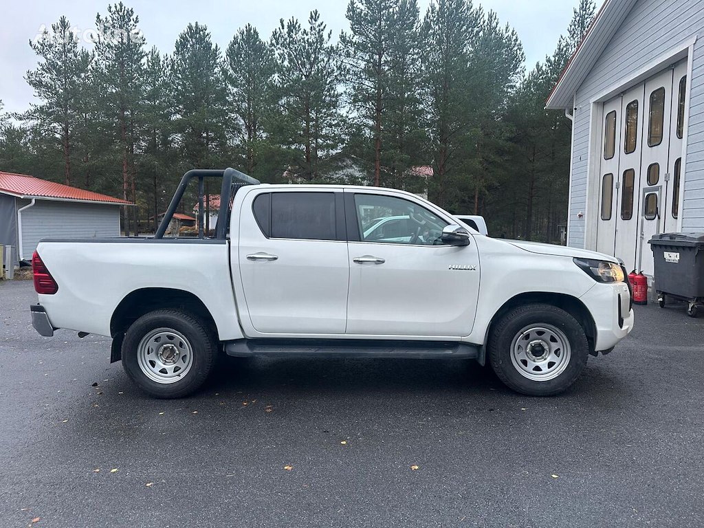 Toyota Hilux Double Cab 4WD 2.8D Active Autom pikap