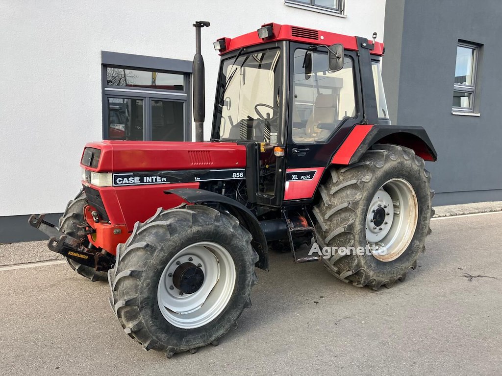 856 XLA traktor točkaš