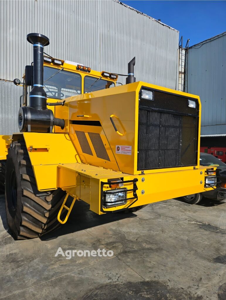 Kirovets K700 traktor točkaš