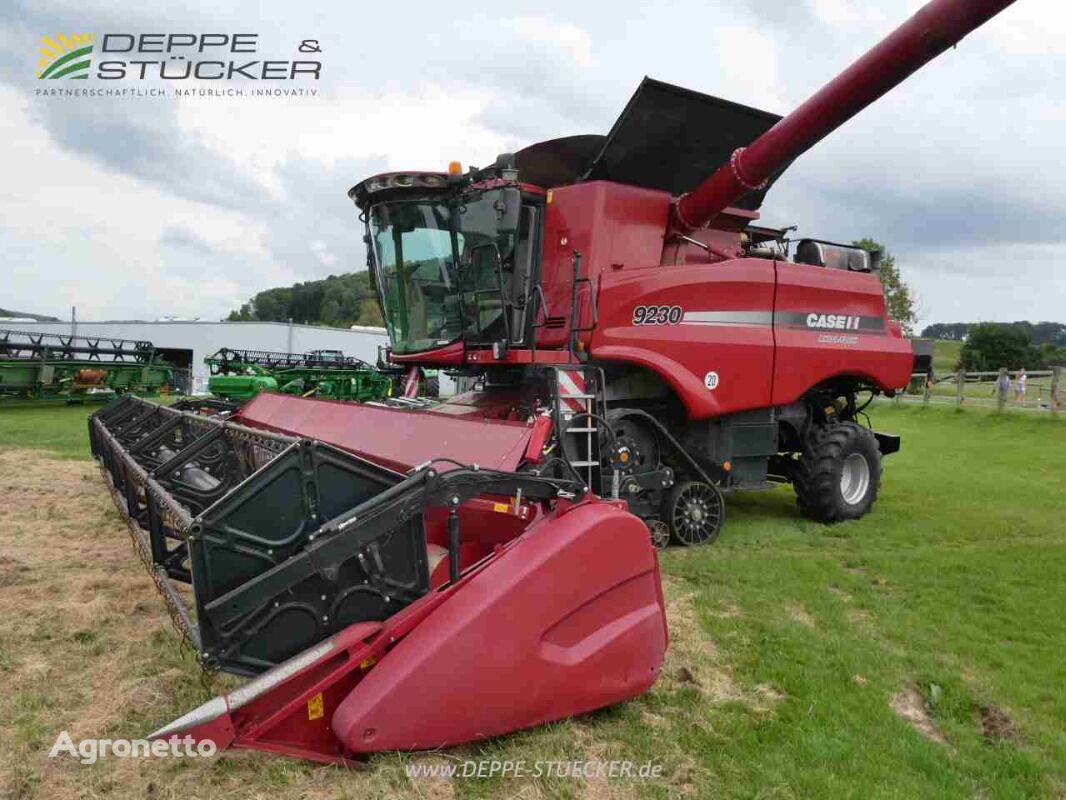 Case IH 9230 Raupe mit SW+SWW kombajn za žito