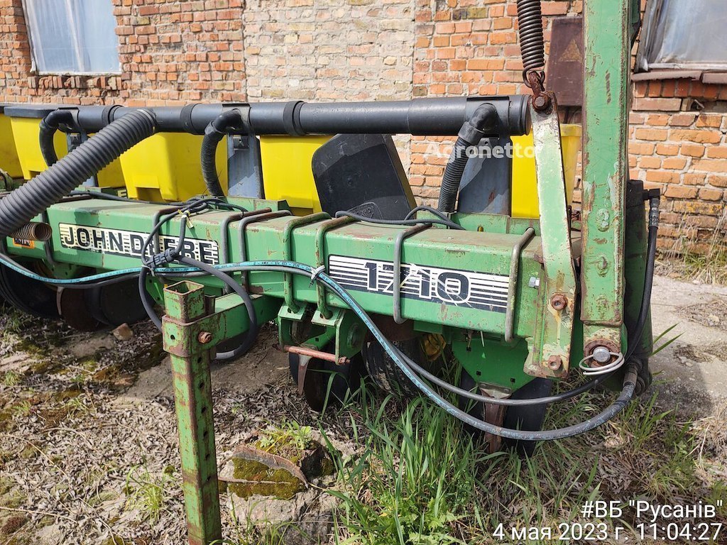 John Deere 1710 pneumatska sejalica