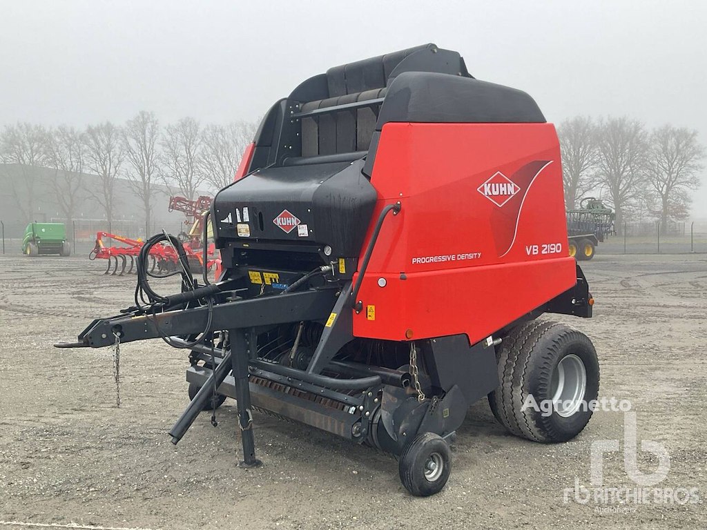 Prodaje se Kuhn VB 2190 balirku za četvrtaste bale na aukciji