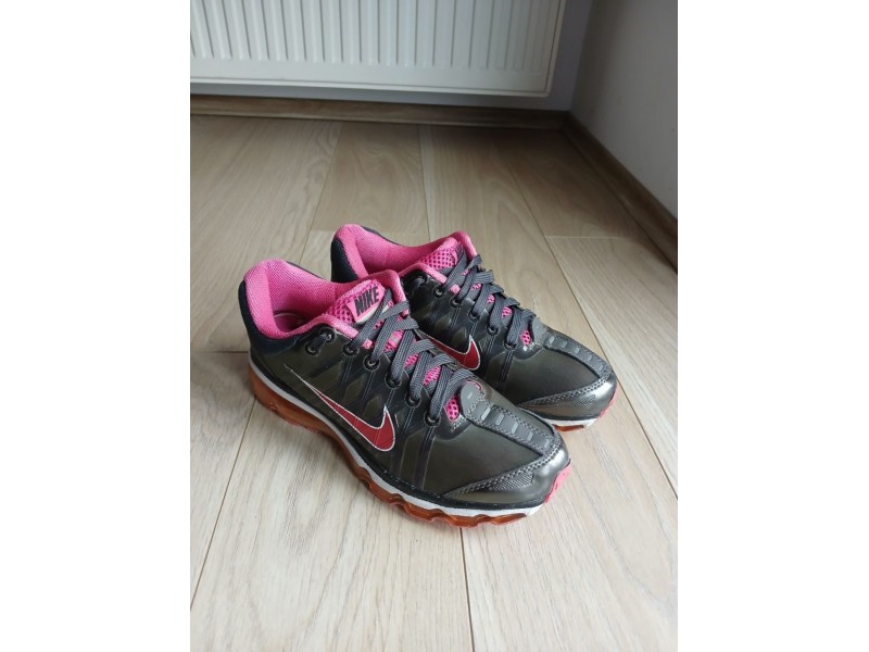 Zenske patike NIKE vel. 40 (25.5cm)