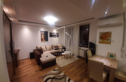 Karađorđev park, 30m2, sa velikom zatvorenom lođom ID#9798