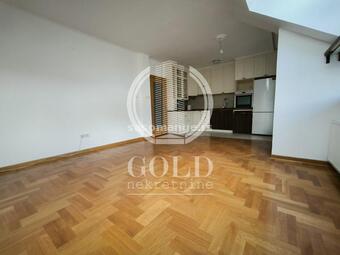 PRODAJA Stan 3.0: NOVI SAD- Centar, Kosovska, 70.00m2, 185920 eur ID#6233